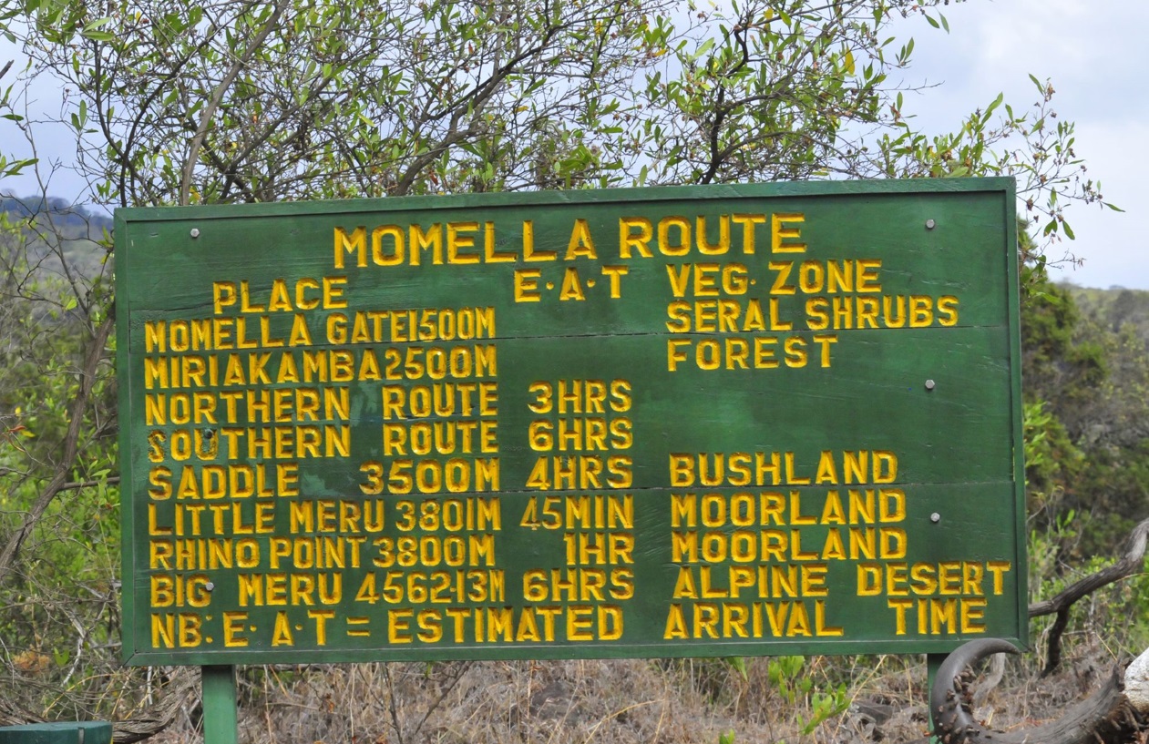 Mont Meru 4 jours - jour 1: Momela Gate (1500m) - Miriakamba Hut (2500m ...
